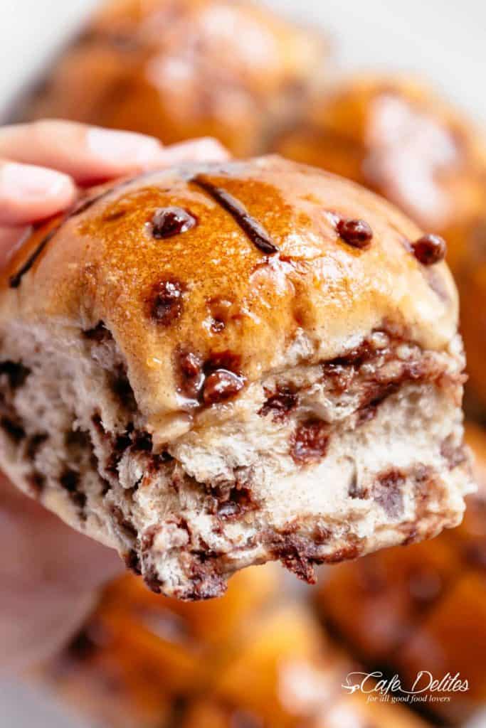 Easy Hot Cross Buns (Chocolate Chips) - Cafe Delites