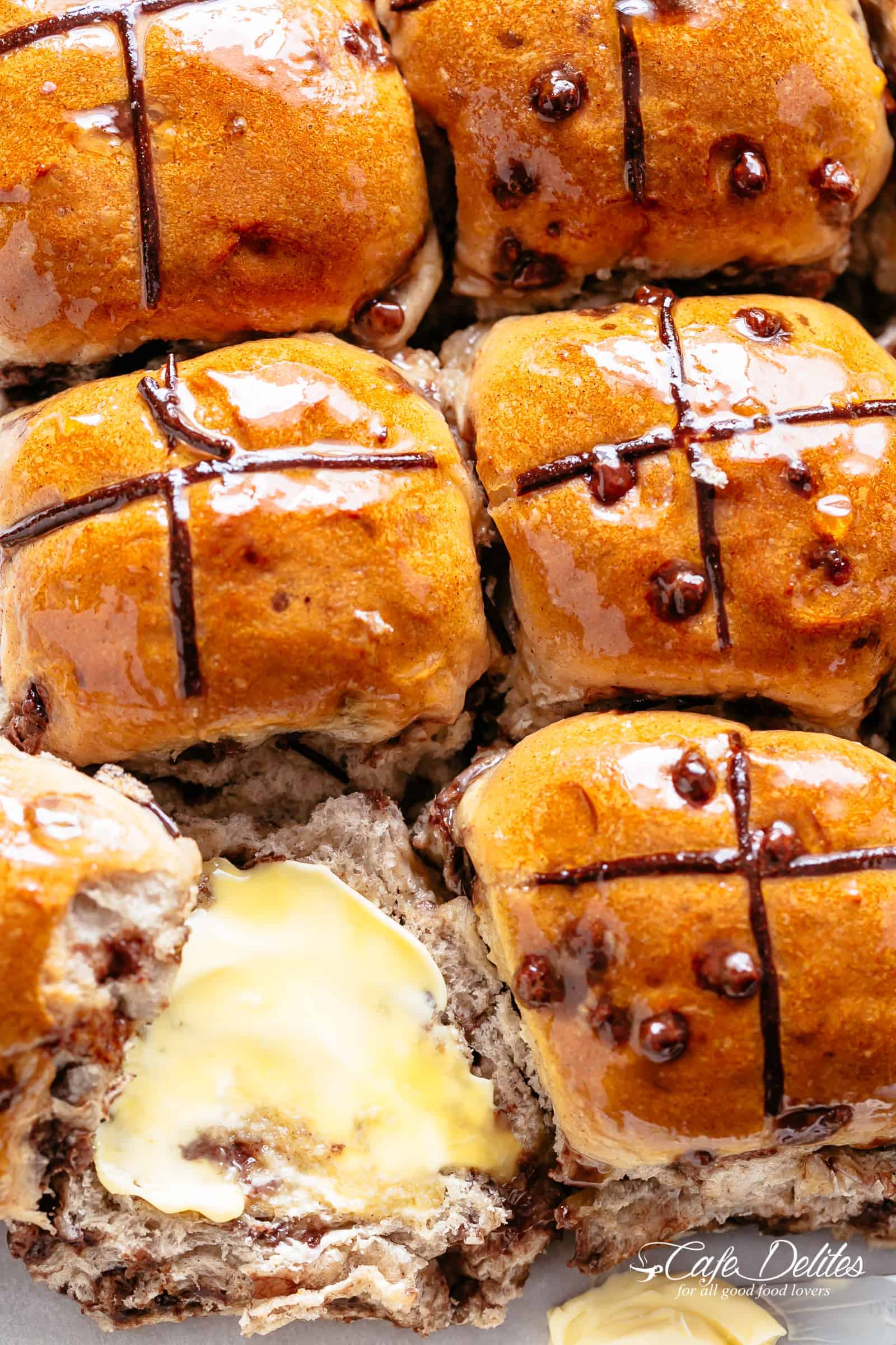 Easy Hot Cross Buns (Chocolate Chips) - Cafe Delites