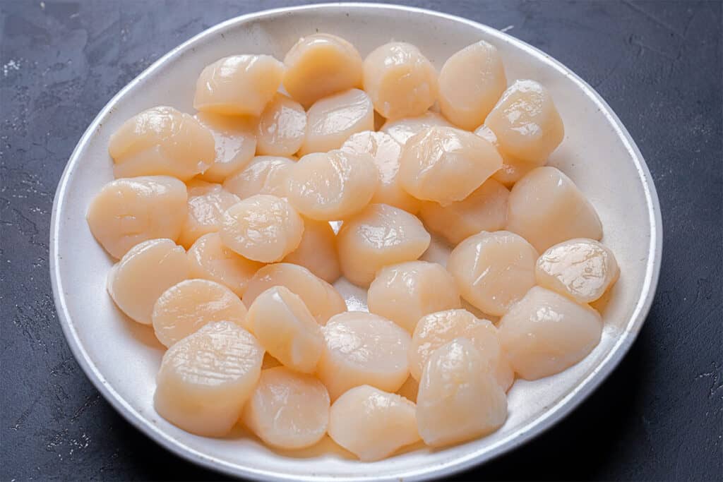 Golden Garlic Butter Scallops - Easy Elegance on Your Plate! - Cafe Delites