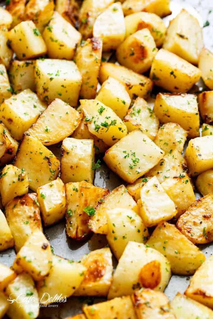 Crispy Garlic Roasted Potatoes - Cafe Delites