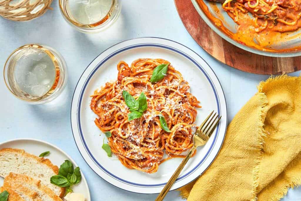 Creamy Tomato Pasta - Cafe Delites