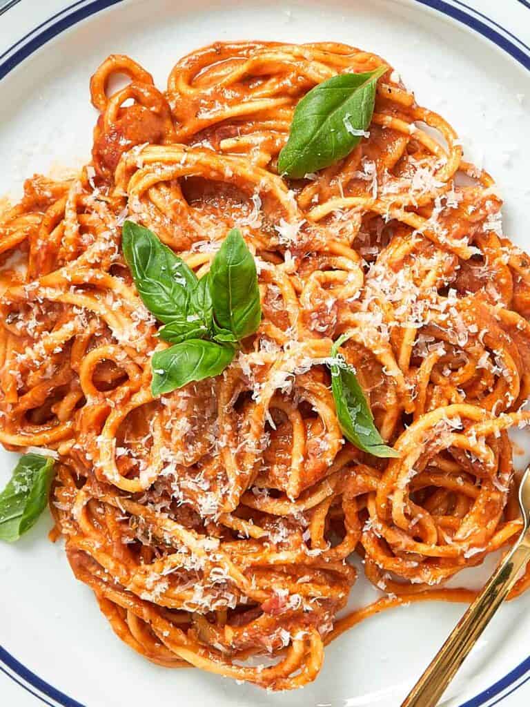 Creamy Tomato Pasta - Cafe Delites